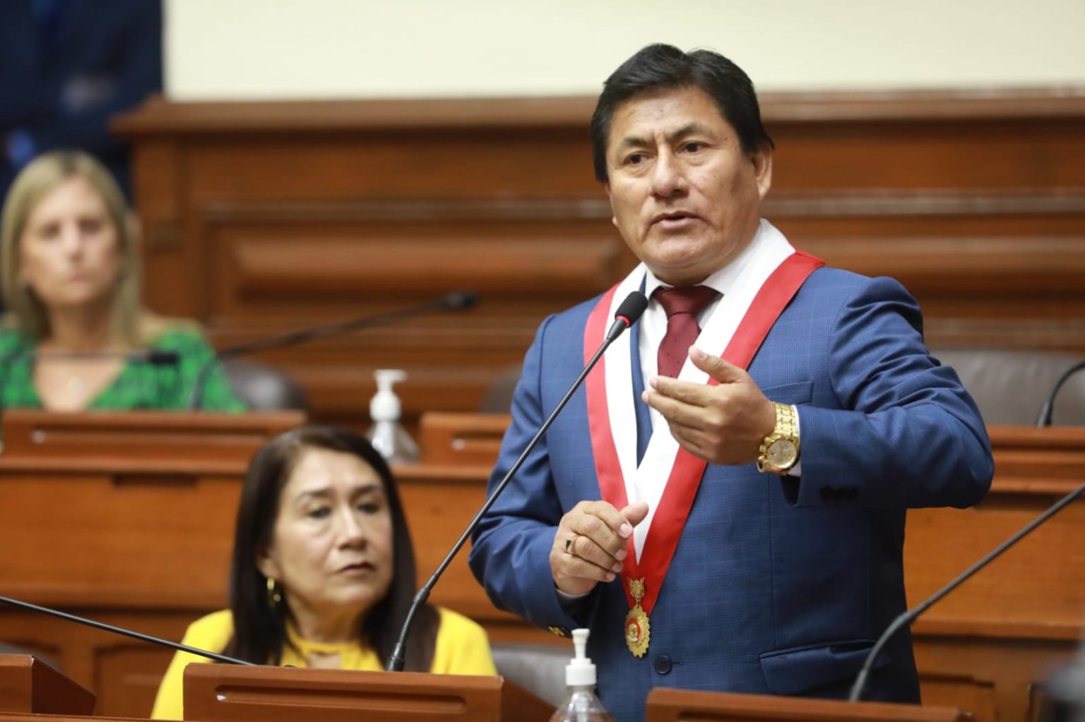 José Bernardo Pazo Nunura juramenta y es incorporado como congresista ...