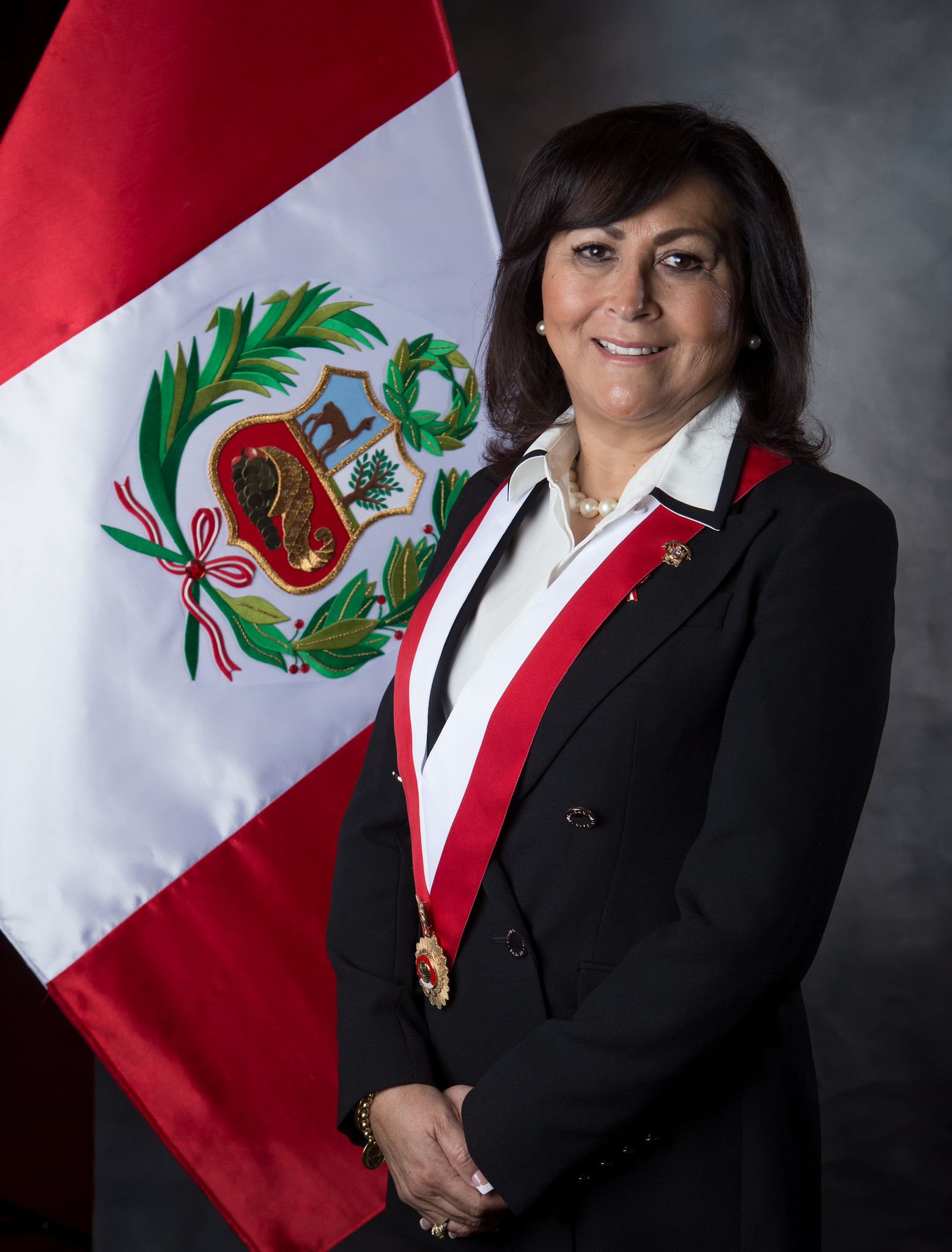 Entrevista a la congresista María Jáuregui Martínez - Comunicaciones ...