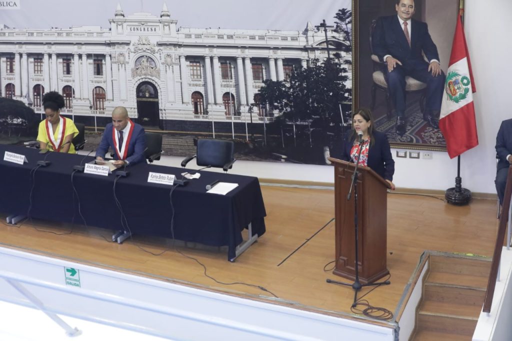 Parlamento Mujer: 130 mujeres de Lima metropolitana juran como ...