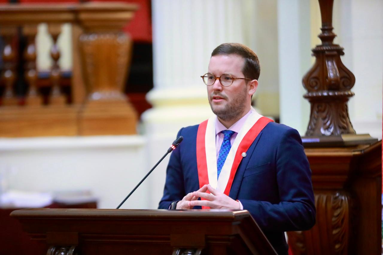 Entrevista al congresista Alejandro Cavero, representante por Lima ...