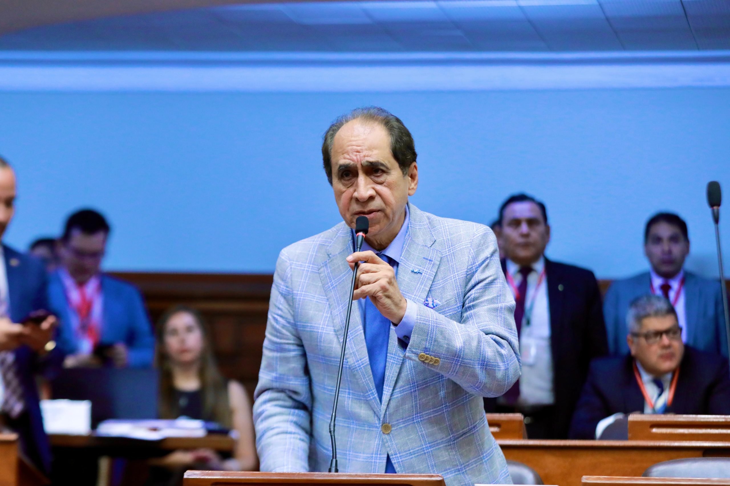 Entrevista al congresista Jorge Zeballos - Comunicaciones » Comunicaciones