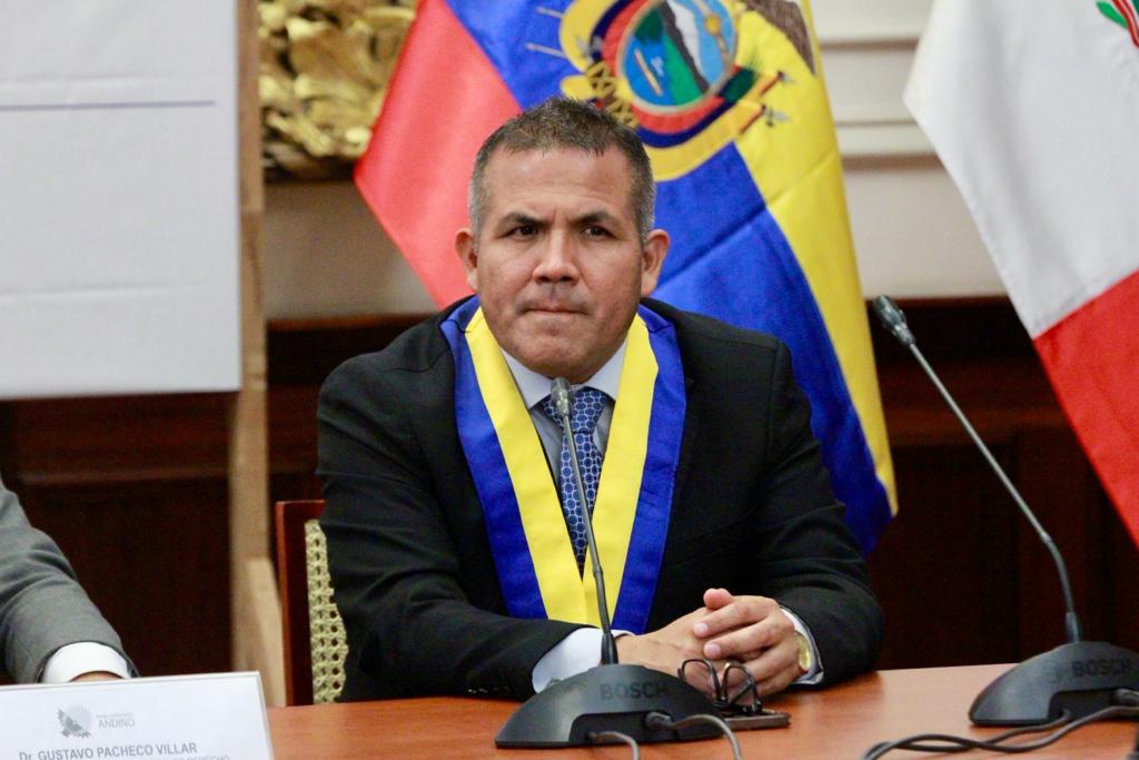 Entrevista al parlamentario andino Fernando Arce - Comunicaciones ...